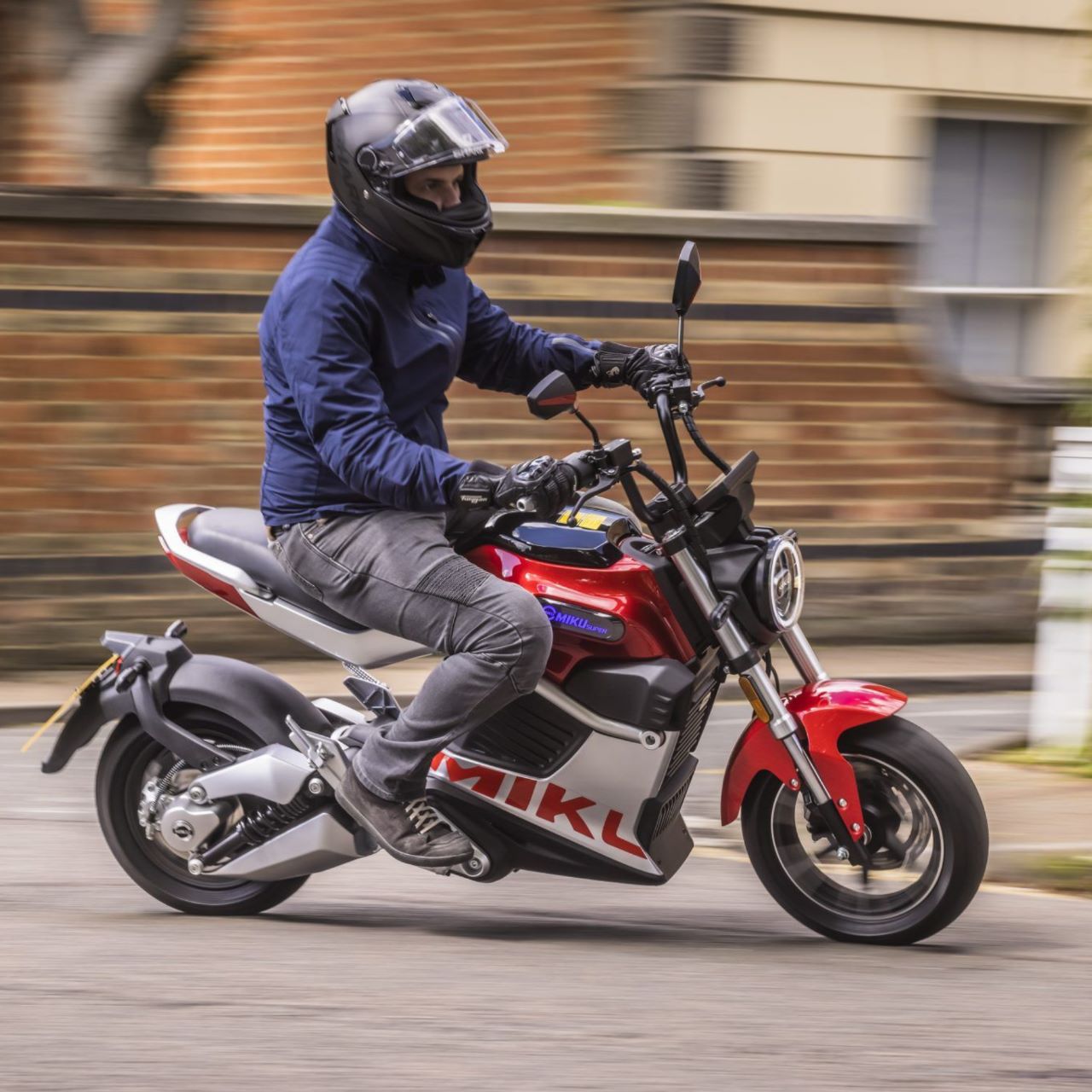 SUNRA MOTO 100% ELÉCTRICA MIKU SUPER ROJA 2023