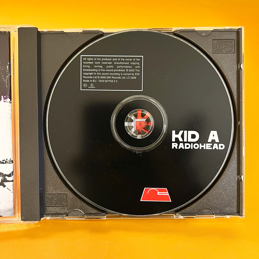 Radiohead - Kid A (Hidden booklet)