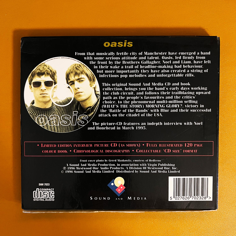 Oasis - Interview Disc & Fully Illustrated Book