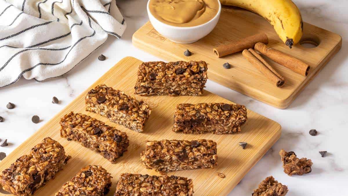 Barritas de Avena, Mantequilla de Maní y Plátano: Un Snack E