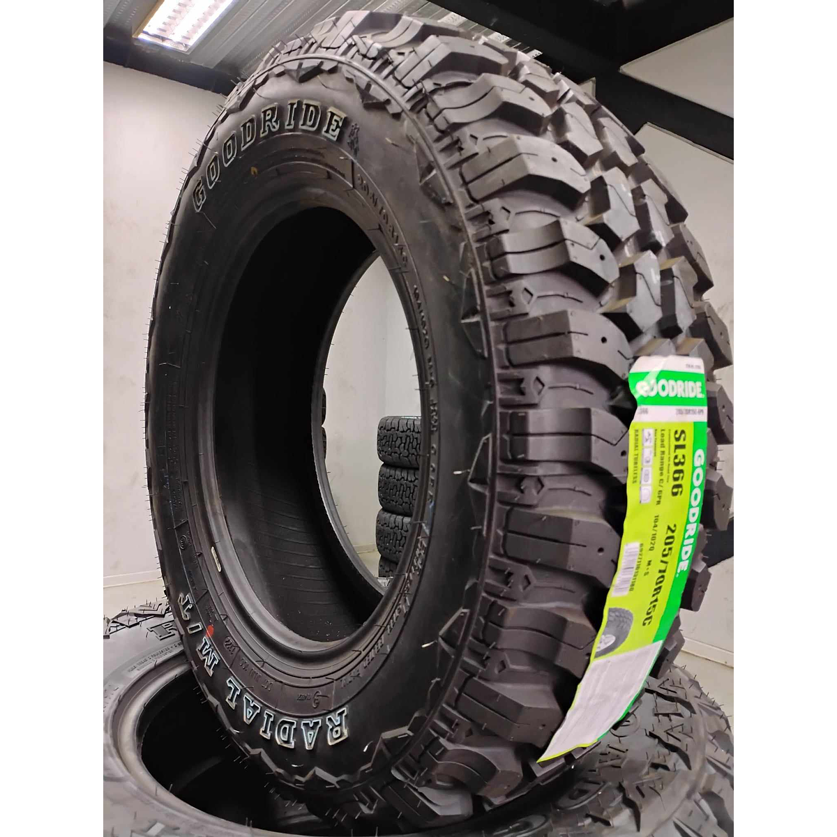 NEUMATICO 205/70R15 104/102Q GOODRIDE SL366