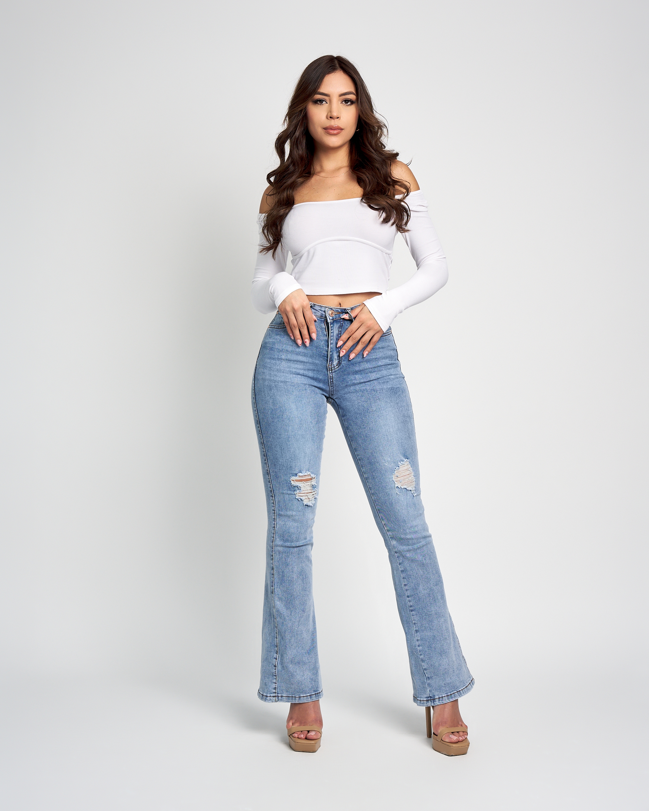 MODELO: BELLA | FLARE JEANS | (tallaje pequeño)