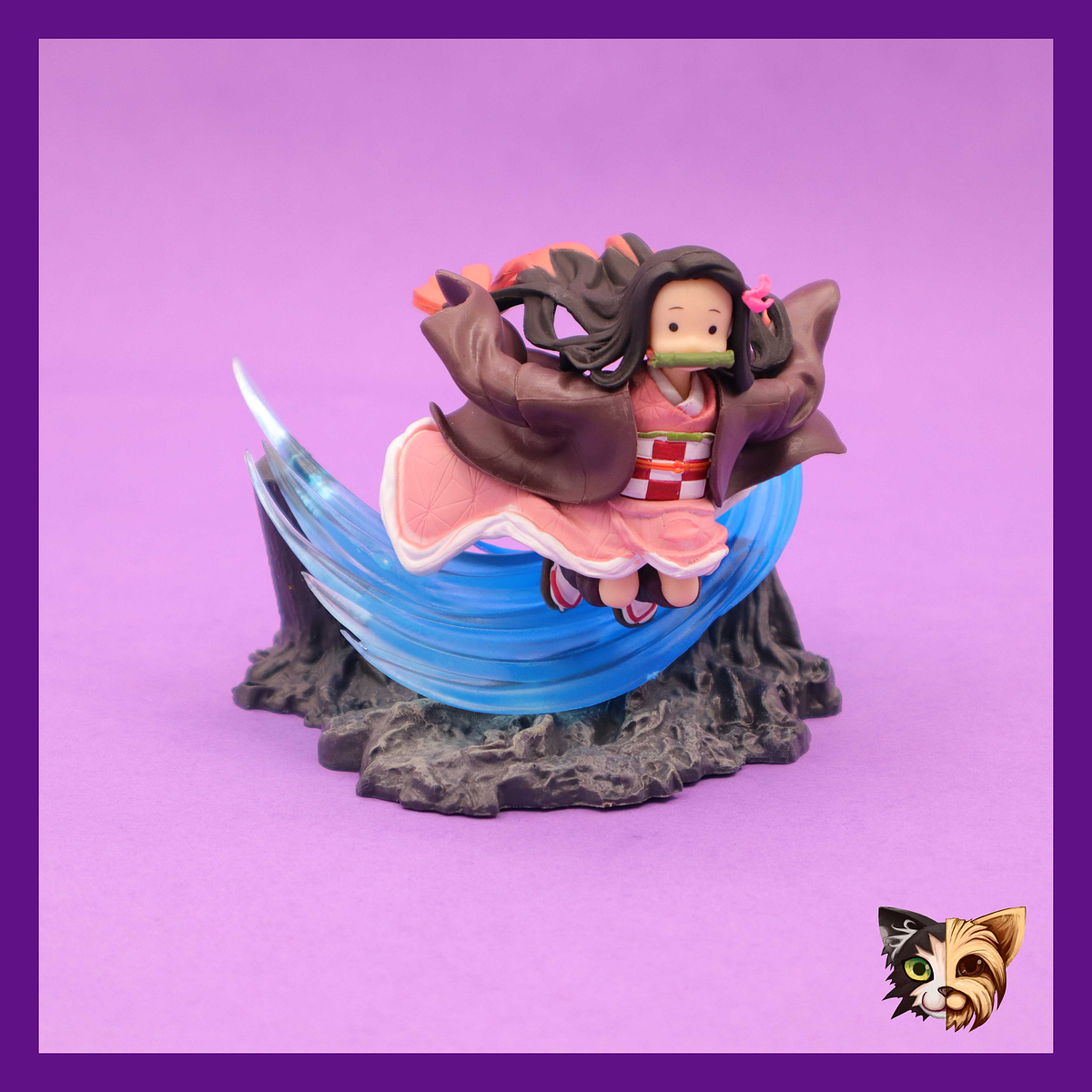 Figura Nezuko base azul