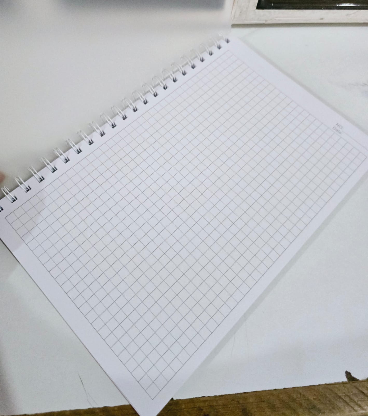 (CUADRO)LIBRETA PROFESIONAL PASTA TRANSPARENTE CON 100 HOJAS