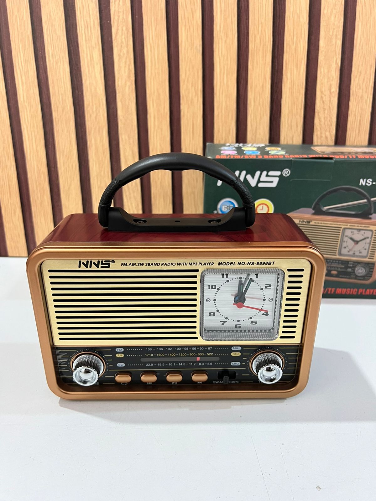 BOCINA RADIO CON RELOJ /VITAGE MOD# NS-8898BT📻