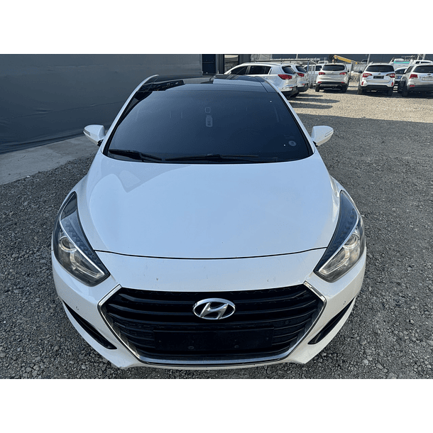HYUNDAI i40 2016 / PANORAMA SUNROOF / SMART KEY / CAMERA / D