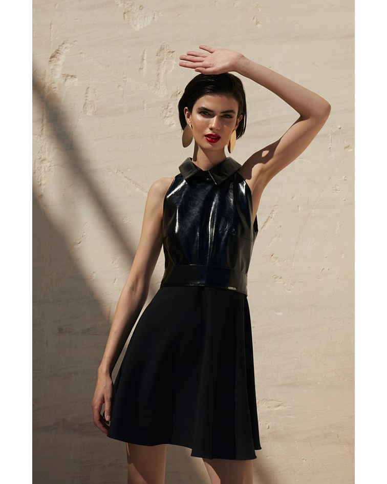 Vestido de Cavas Efeito Vinil Preto - SAHOCO