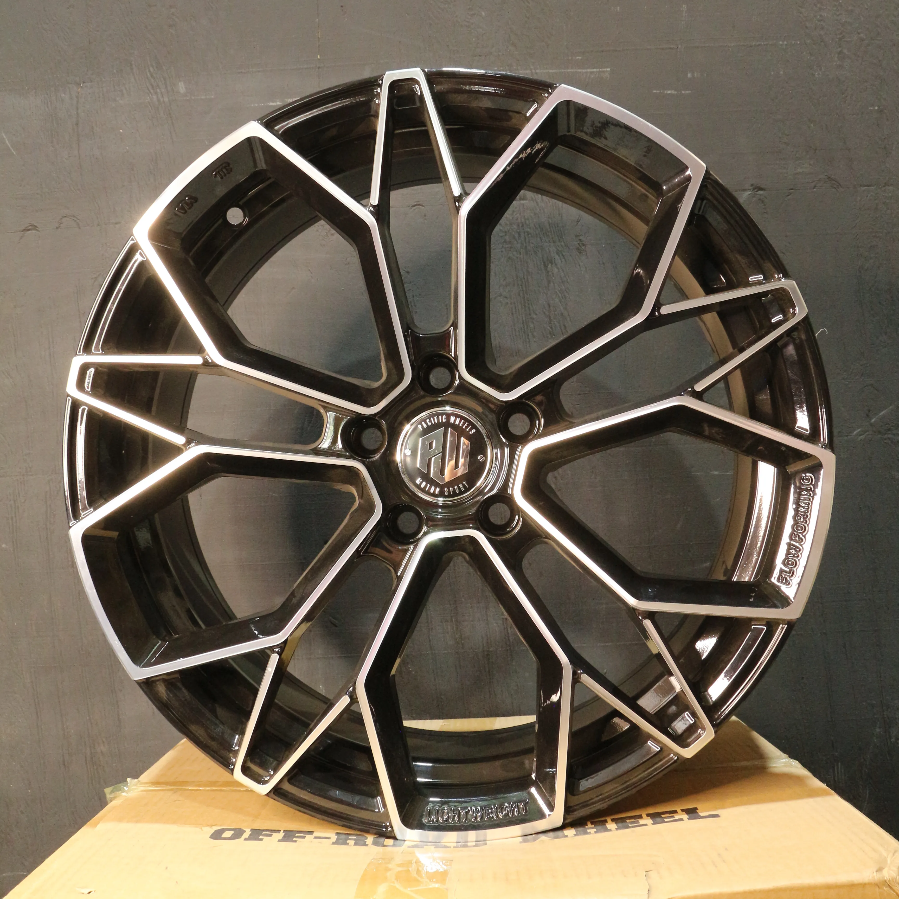 Llanta Aro 18X8 5X108 Bm Et 35 | Compra Online | SAMCOR
