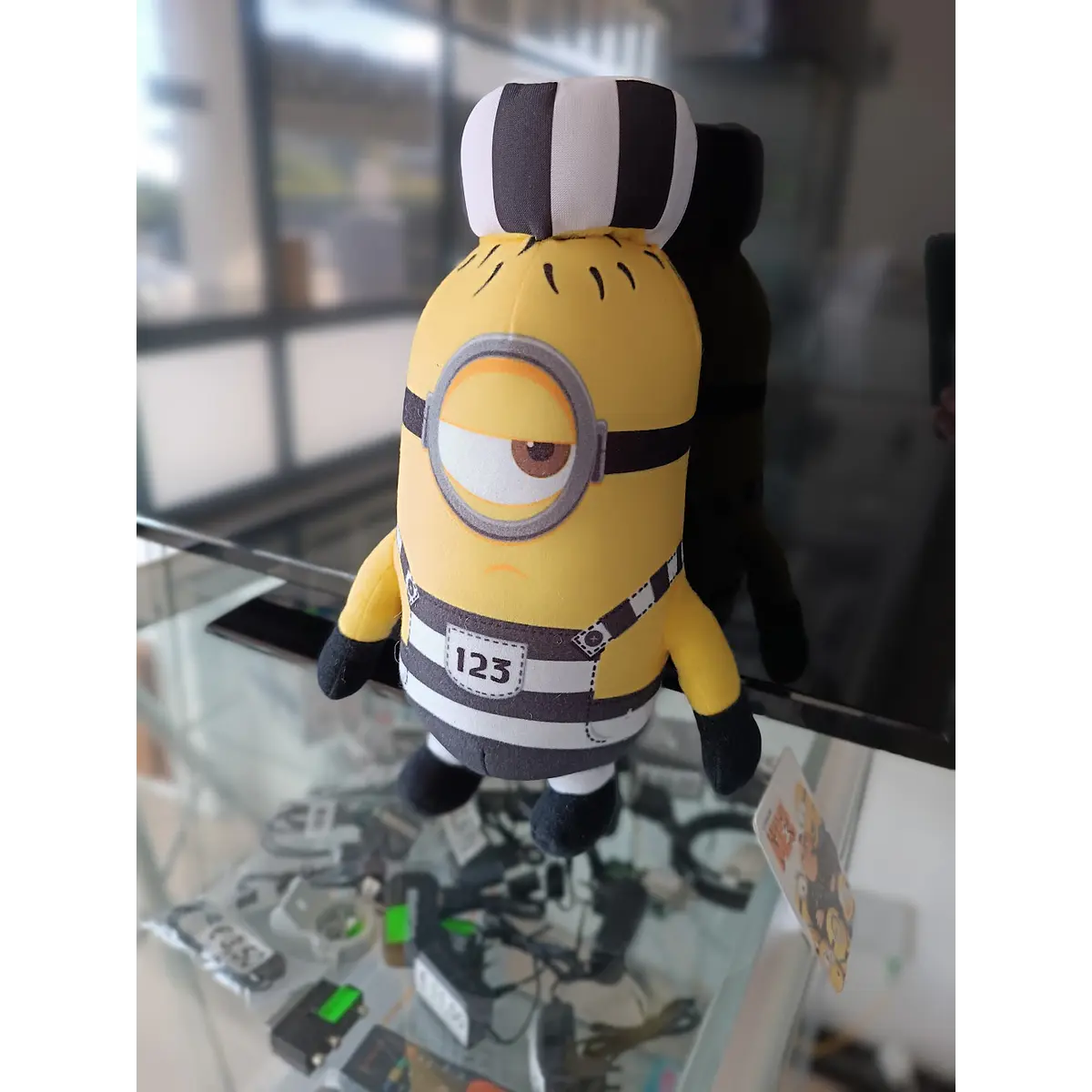 Peluche Minions Despicable Me 3 Prisioneiro 123 28cm | SatLine 24