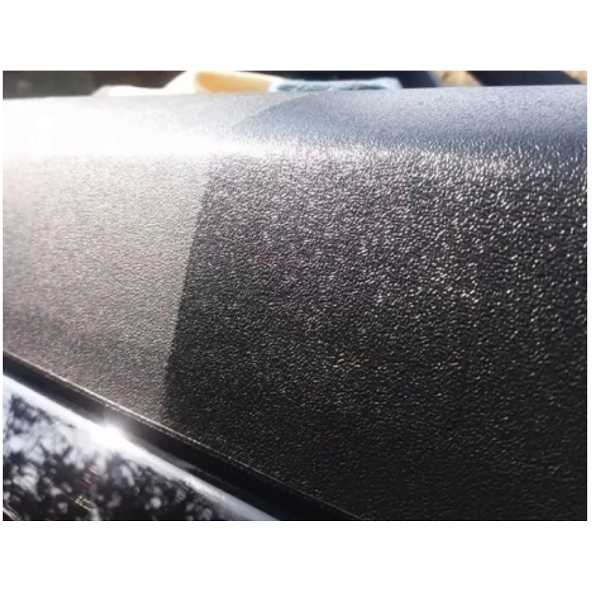 LAVADO DE AUTOMÓVIL CON RESTAURACIÓN DE PARTES NEGRAS