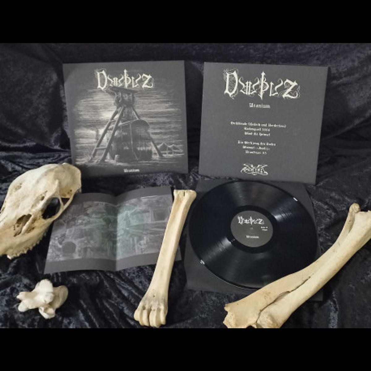 Dauþuz - Uranium - LP (black)