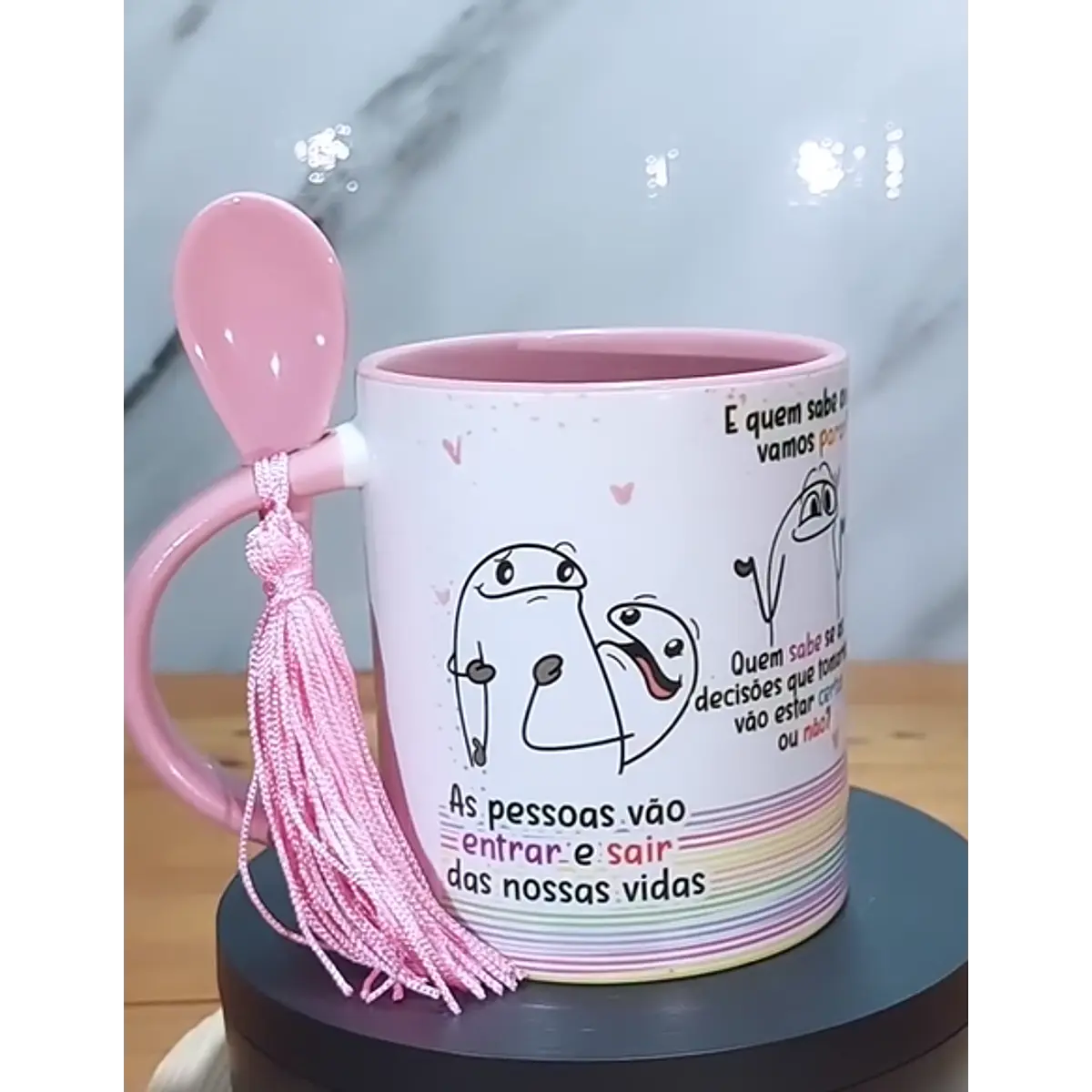 Arte Caneca Flork As pessoas vão entrar e sair das nossas | Studio Booby