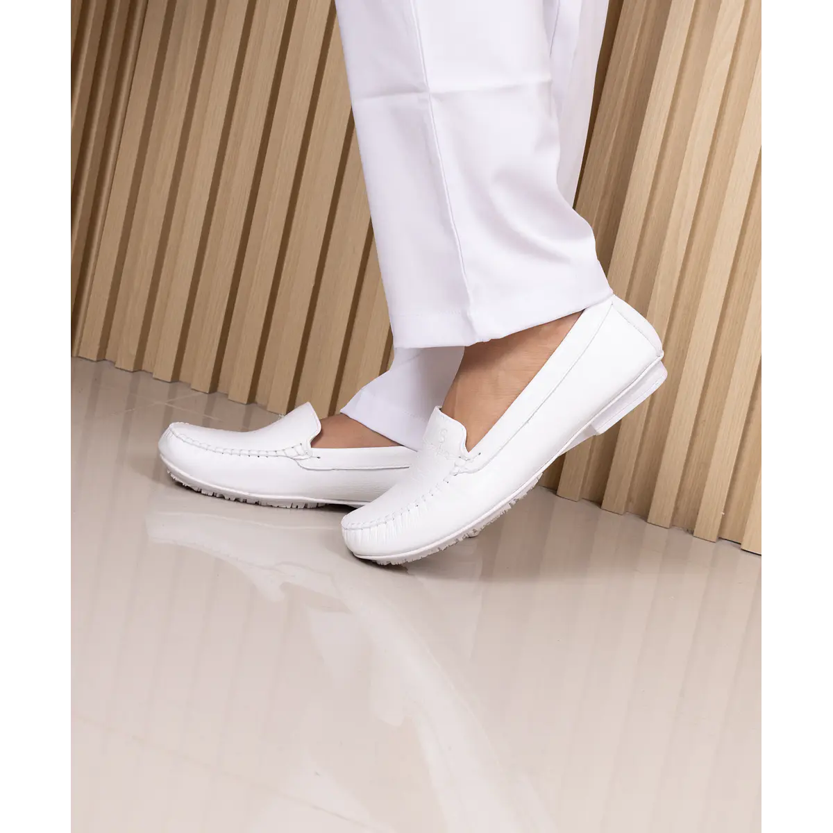 Mocasín de Cuero para Mujer | T'ika | Cómodo y Antideslizant