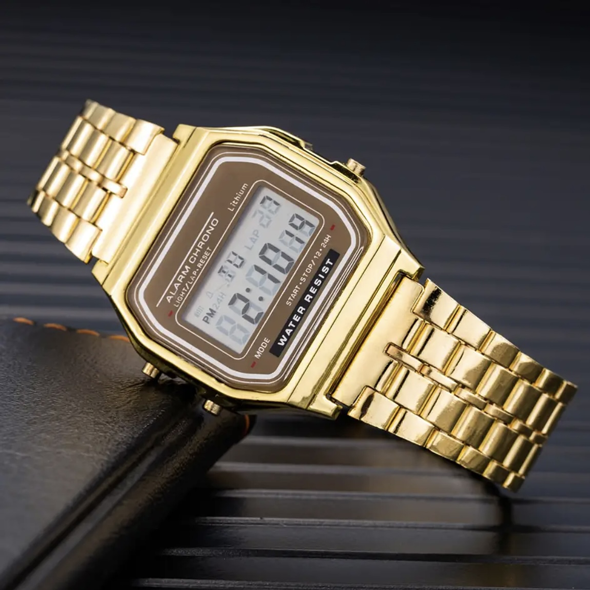 Reloj Digital Dorado