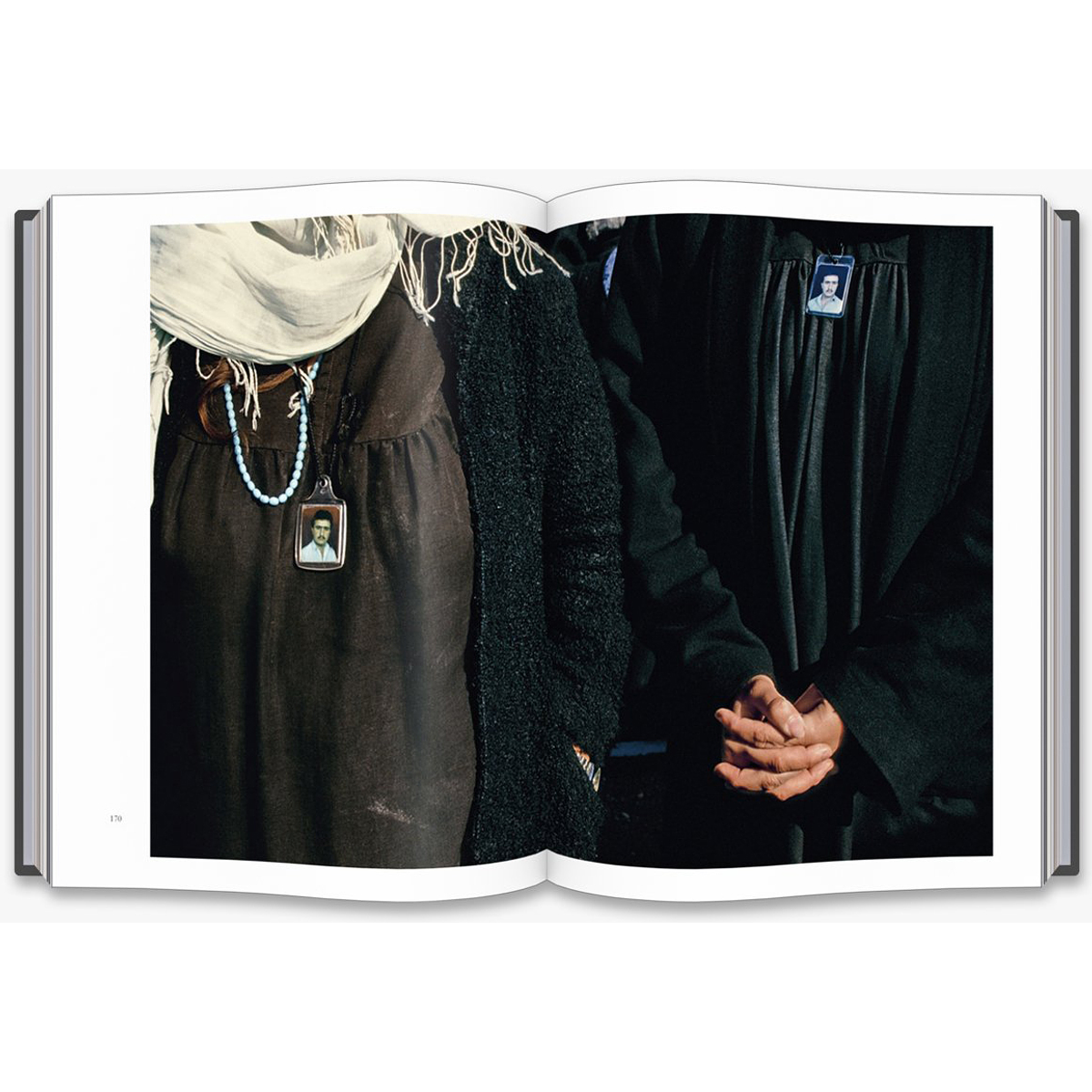 LIBRO: SUSAN MEISELAS ON THE FRONTLINE (Inglés)