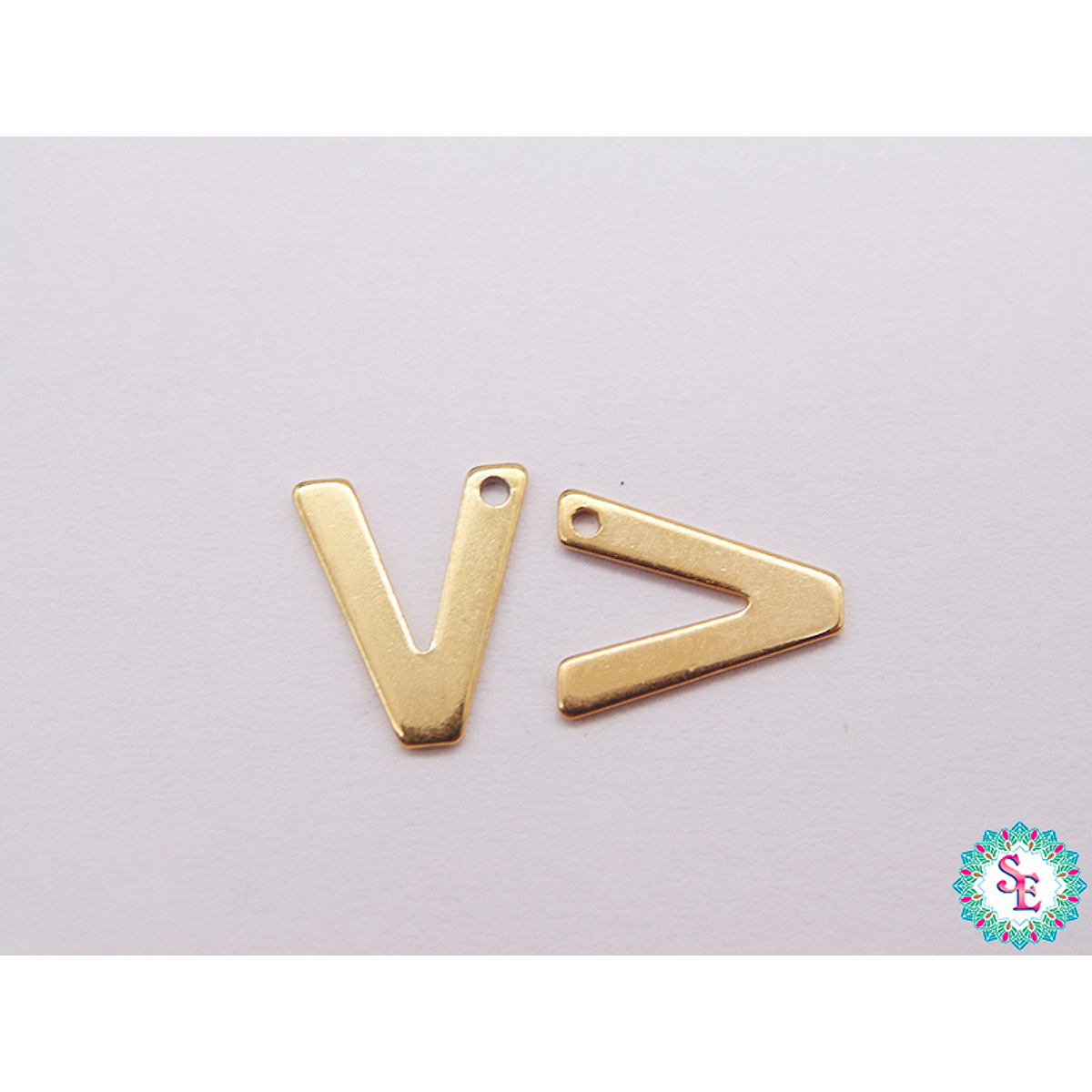 ACERO DORADO ABECEDARIO DIJE LETRA V 11MM