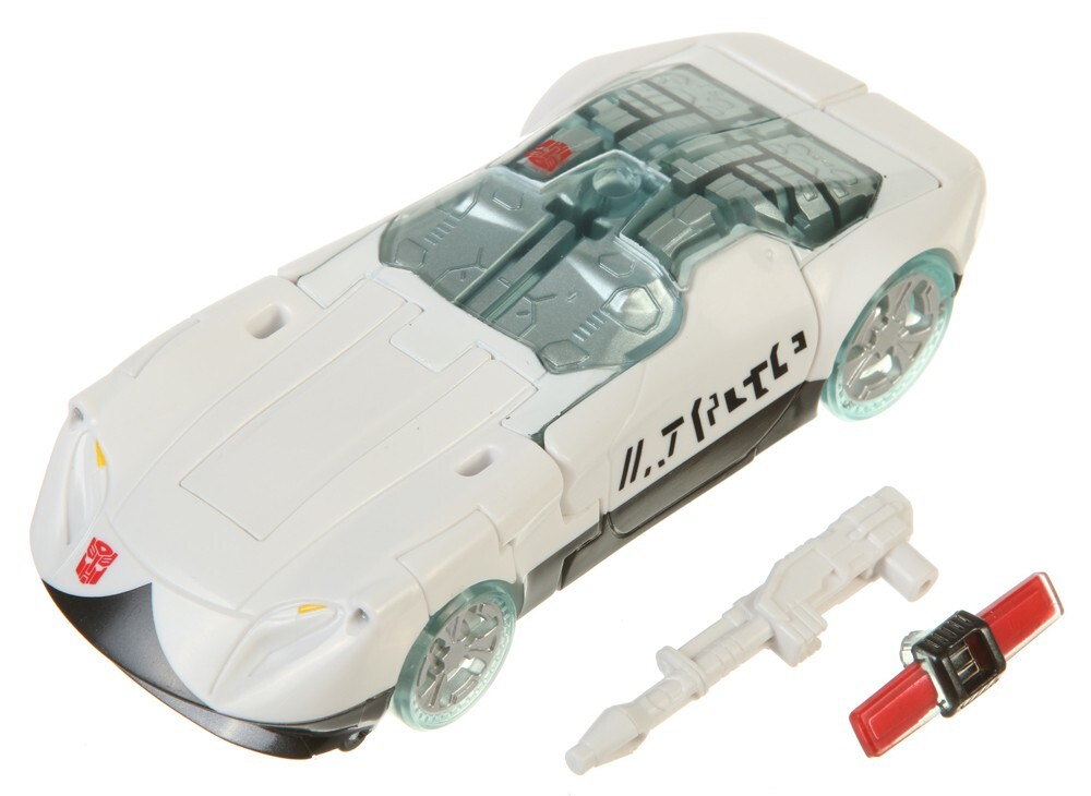 Prowl Deluxe Class Siege WFC Transformers