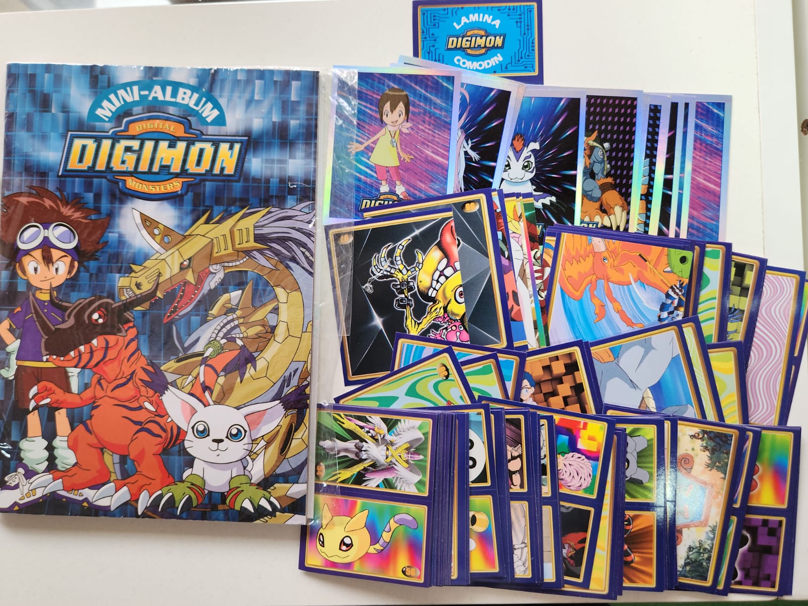MINI ALBUM DIGIMON + SET COMPLETO A PEGAR