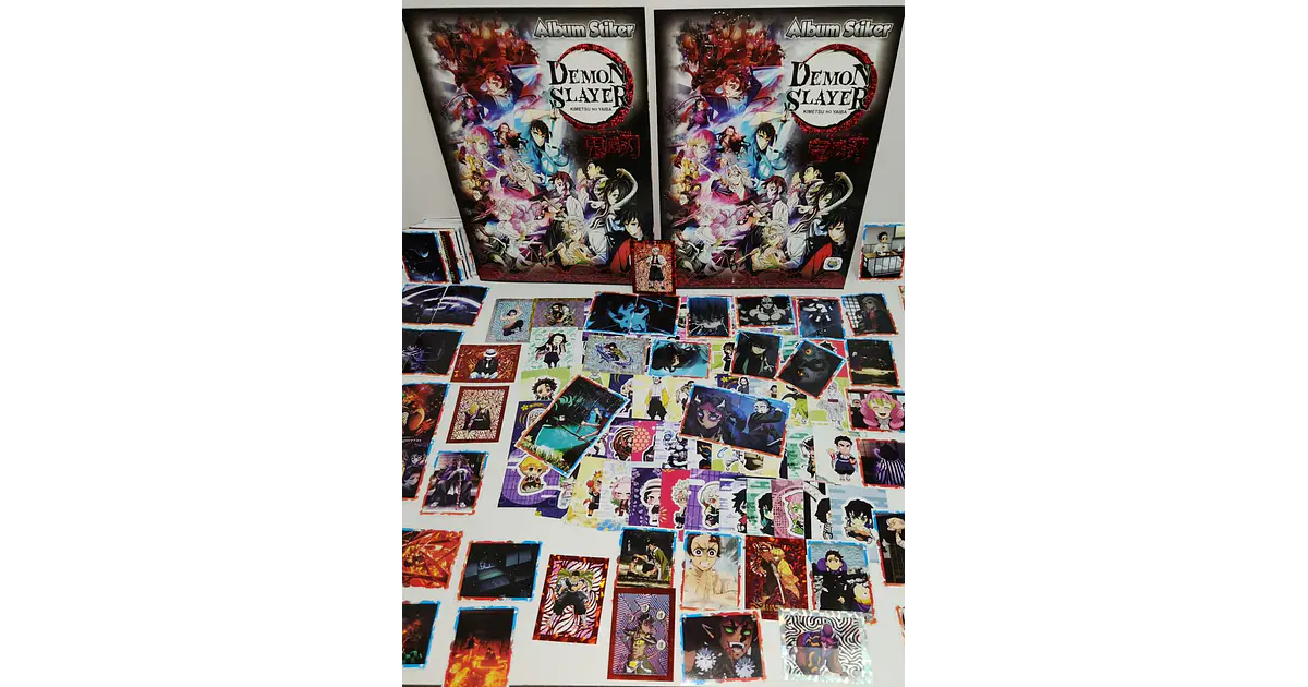 ALBUM DEMON SLAYER + SET COMPLETO DE LAMINAS A PEGAR
