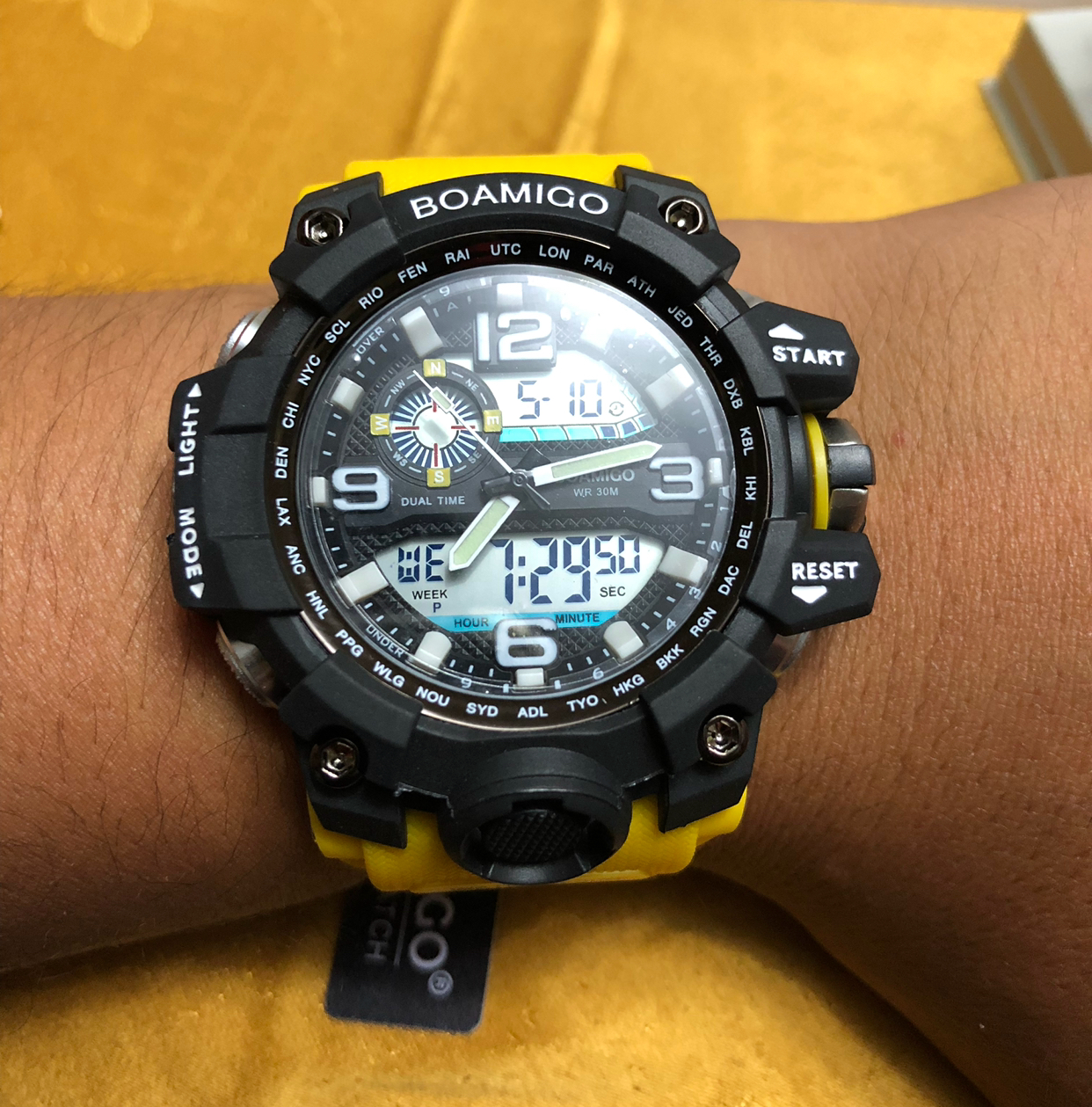 Reloj Boamigo 1155 amarillo