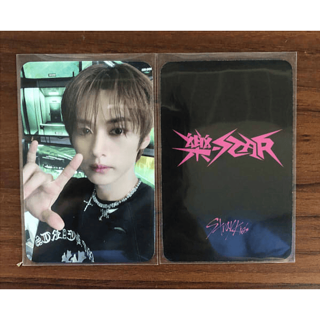 STRAY KIDS - ROCK-STAR APPLE MUSIC POB