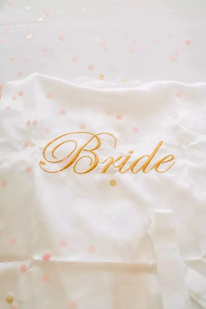 Bata Bordada Bride Color Blanca