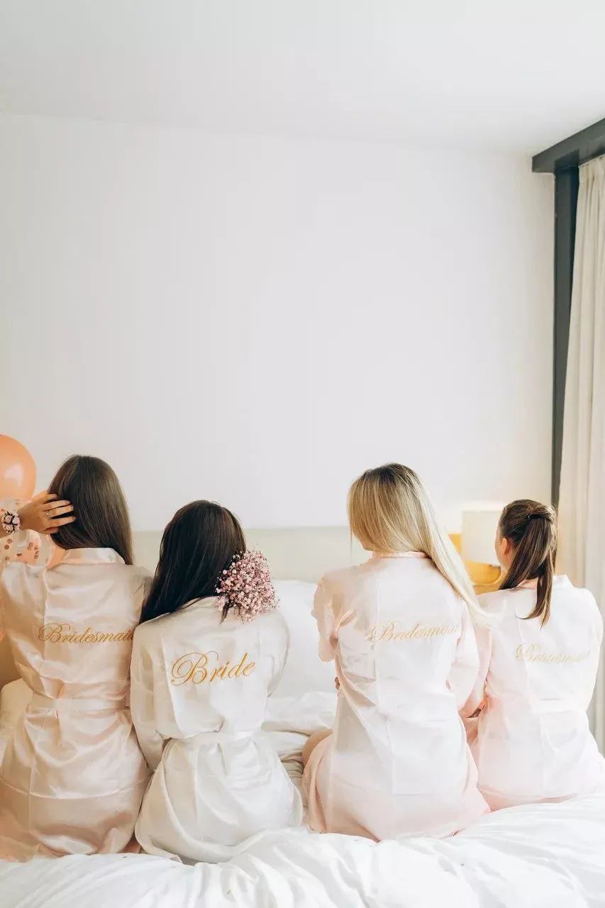 Bata Bordada Bride Color Blanca