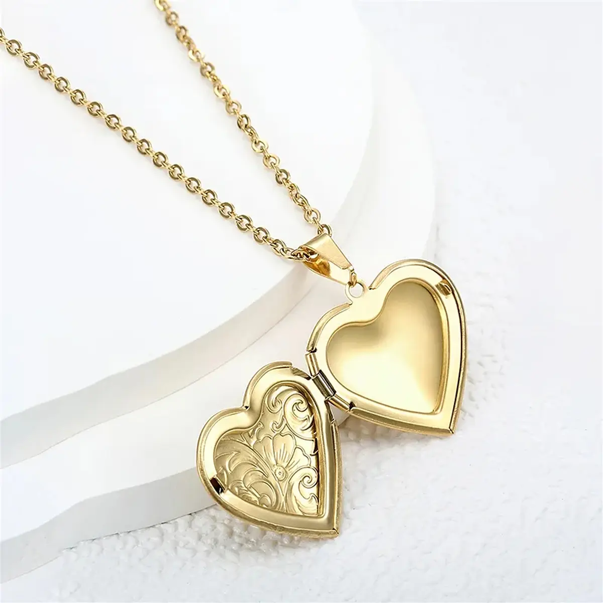 Collar Relicario Corazon Vintage Acero Dorado