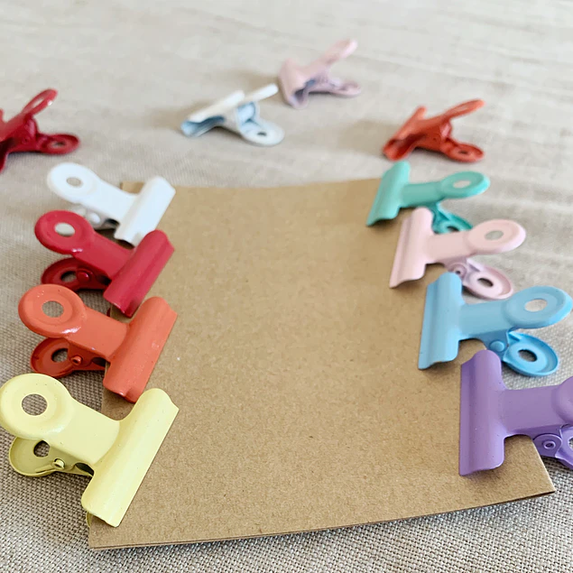 Set clip metálico de 8 colores con imán