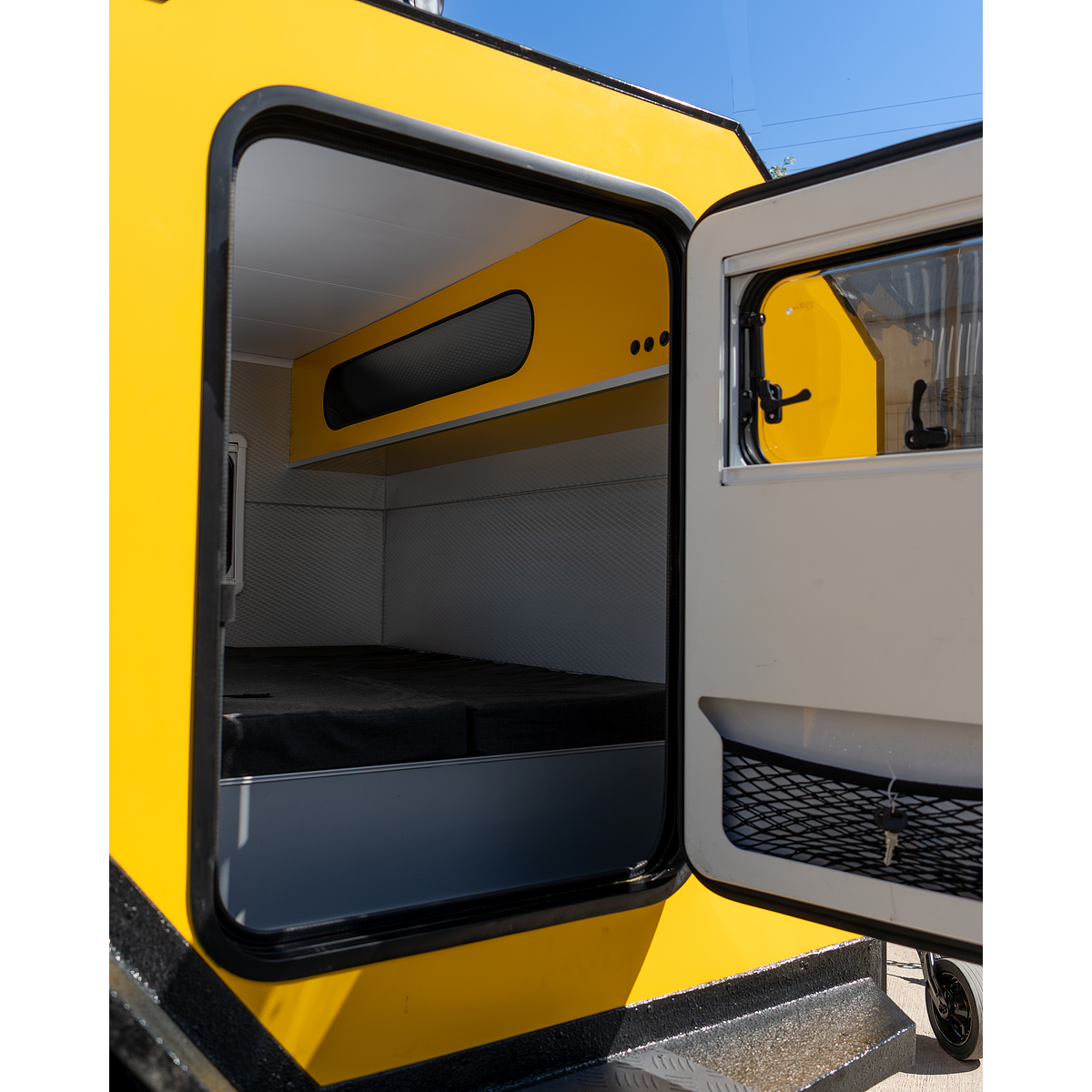 puerta minicamper 918x663x39 cm