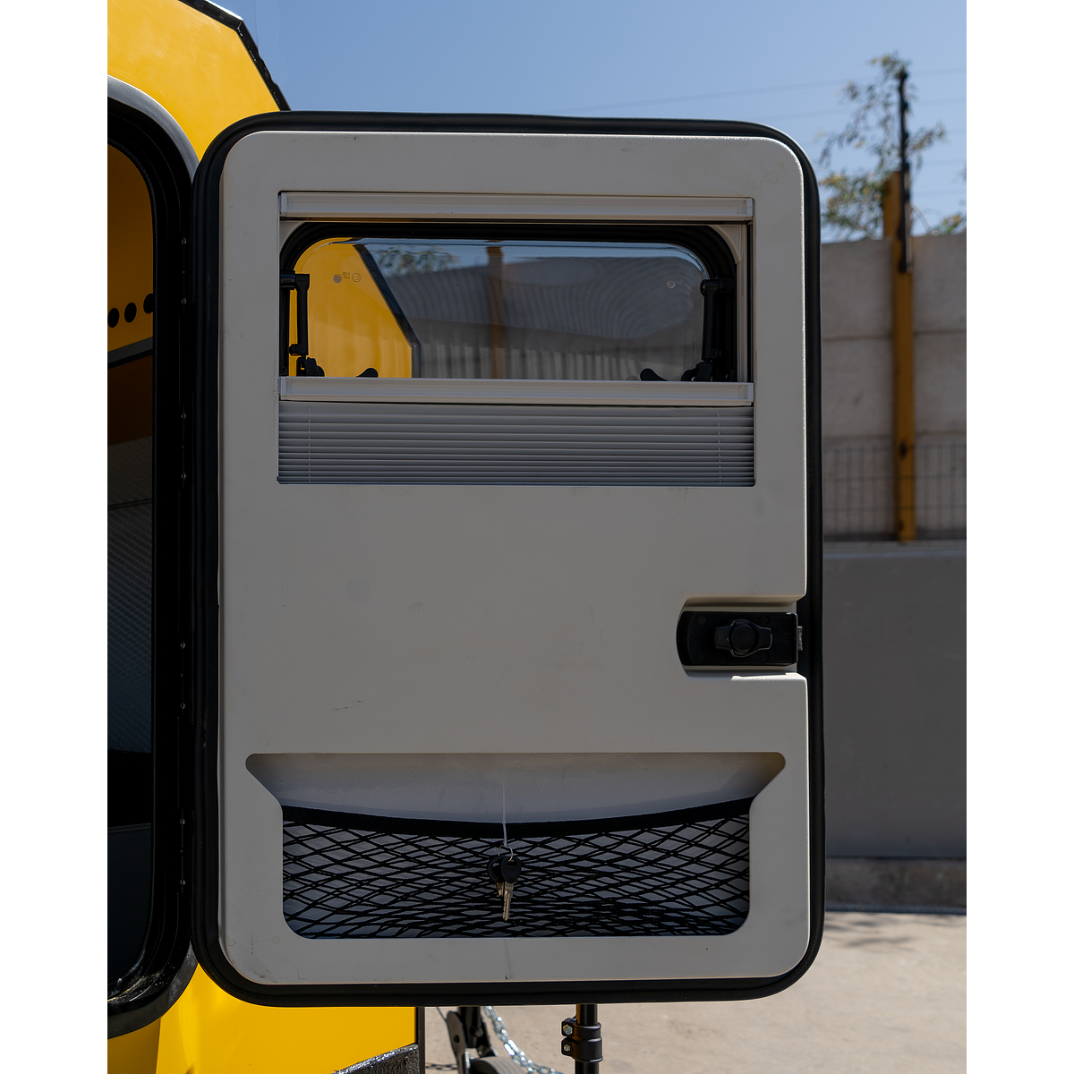 puerta minicamper 918x663x39 cm