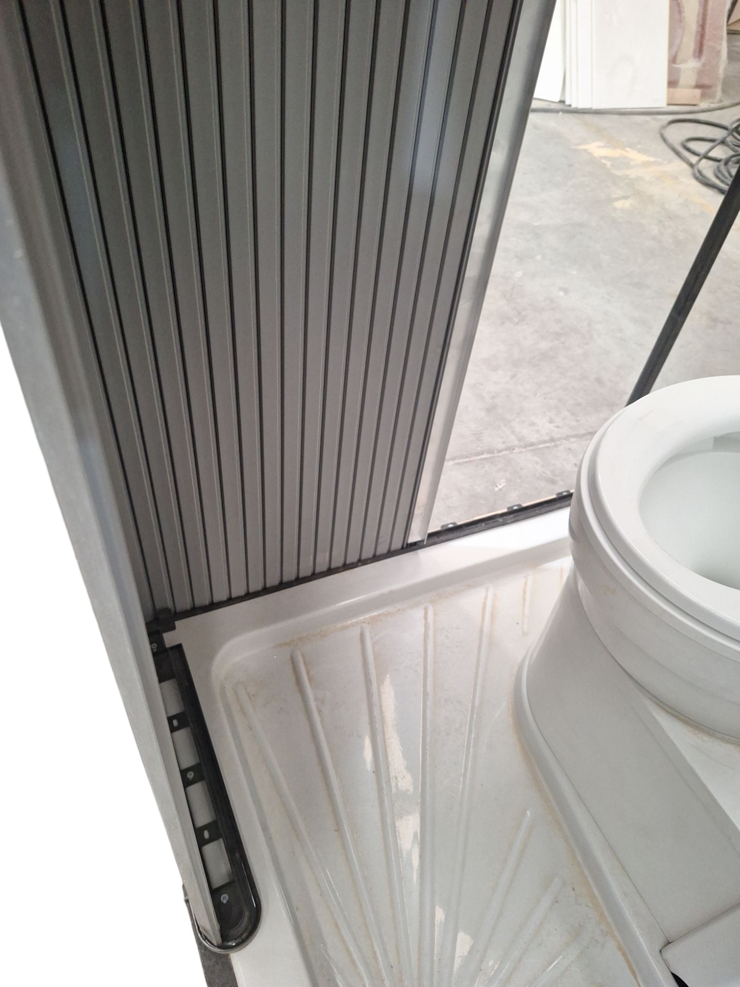 Puerta plegable para camper