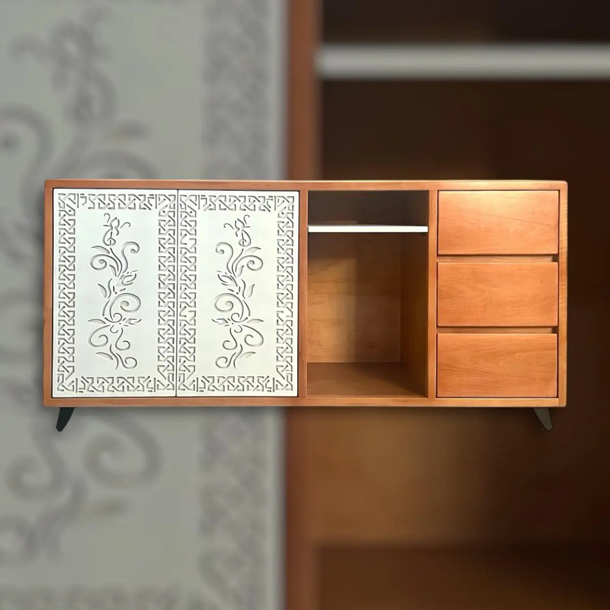Rack para TV modelo Flor tallada