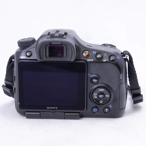 Sony A65 DSLR con lente 18-55mm - Usado