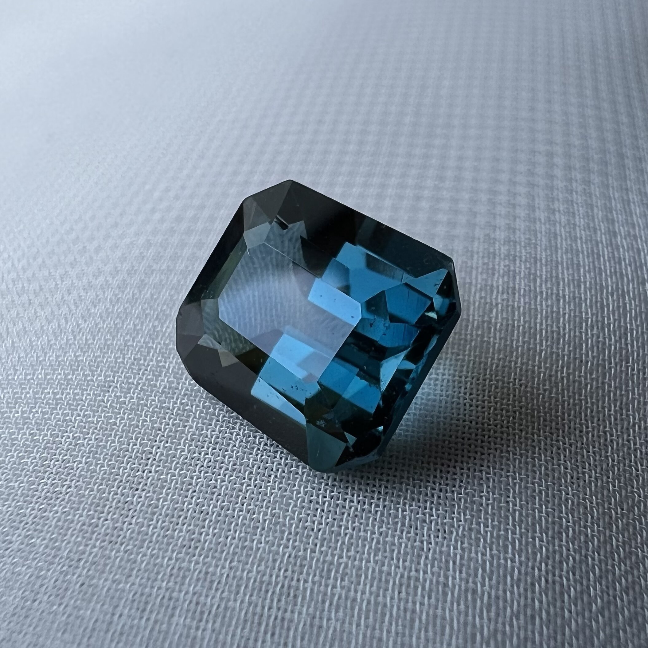Topacio London Blue-4.05ct-10x8mm