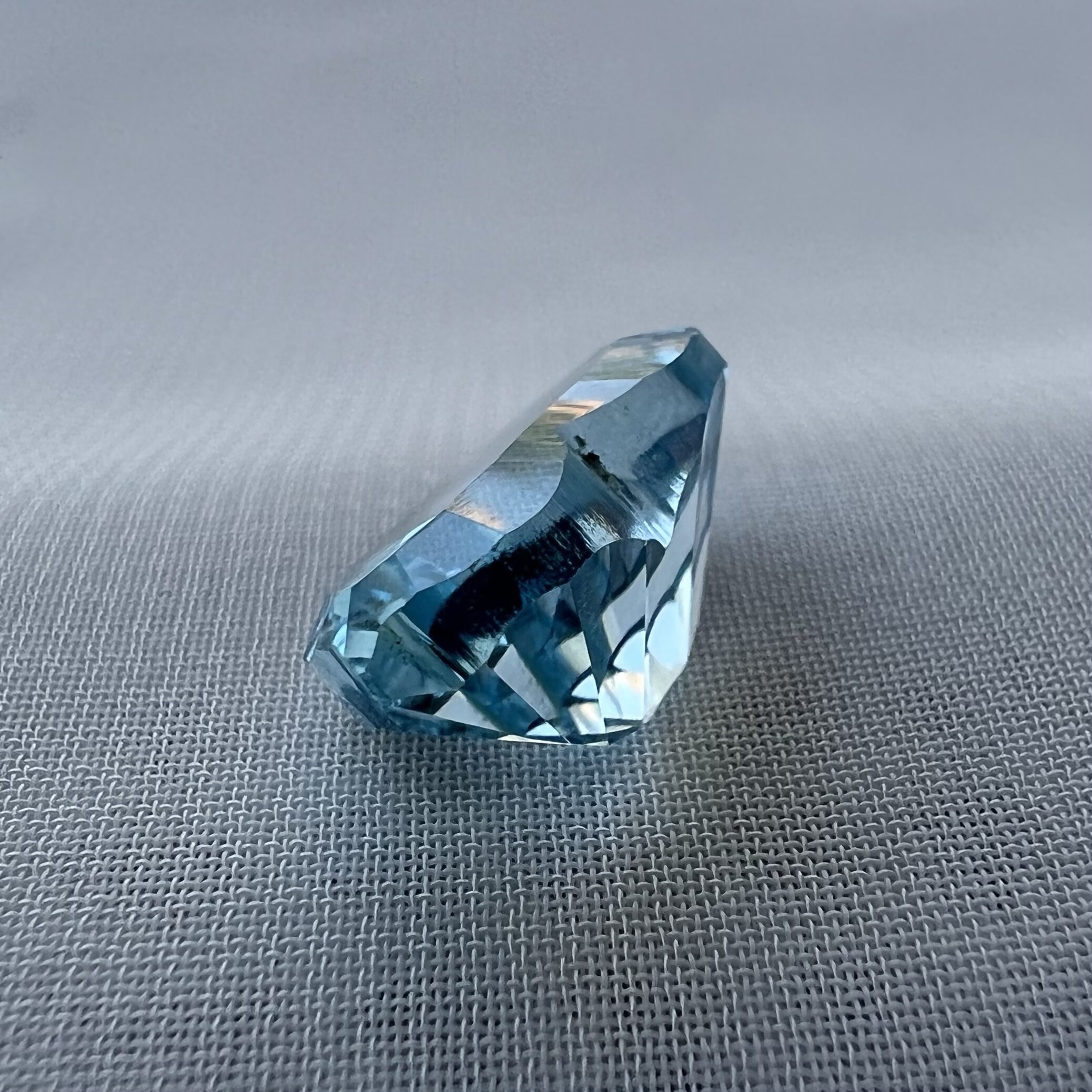 Topacio Azul-4.35ct-13.1x7.4mm