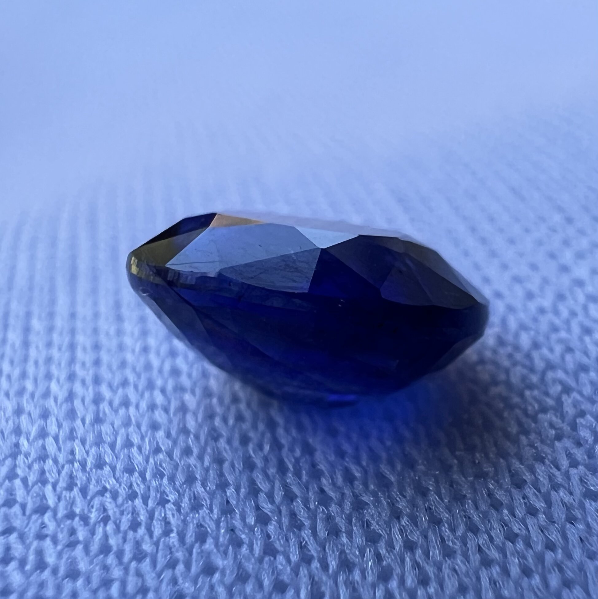 Zafiro-1.80ct-7.9x5.9mm