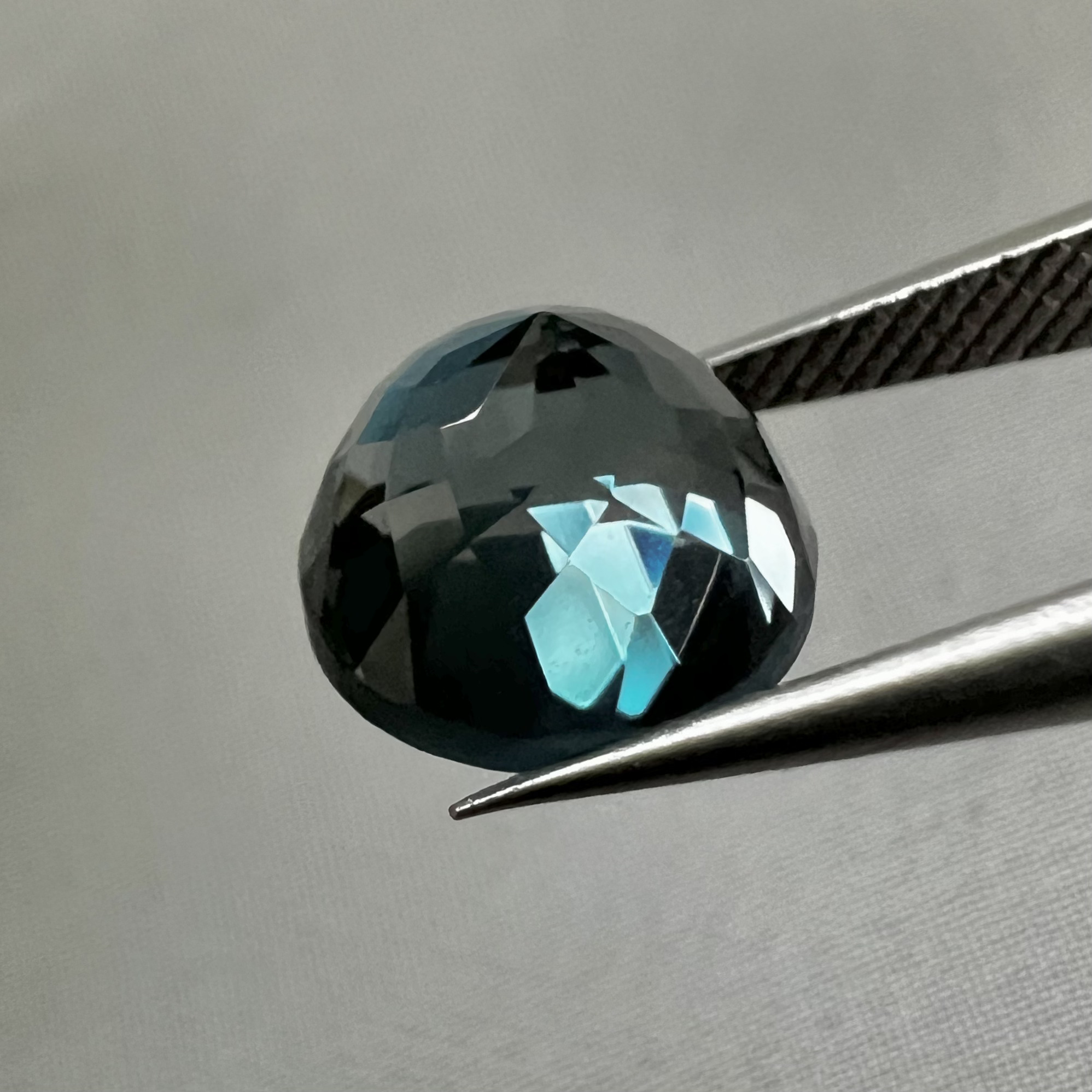 Topacio Londo Blue-1.215ct-5.8x5.8x4.1mm