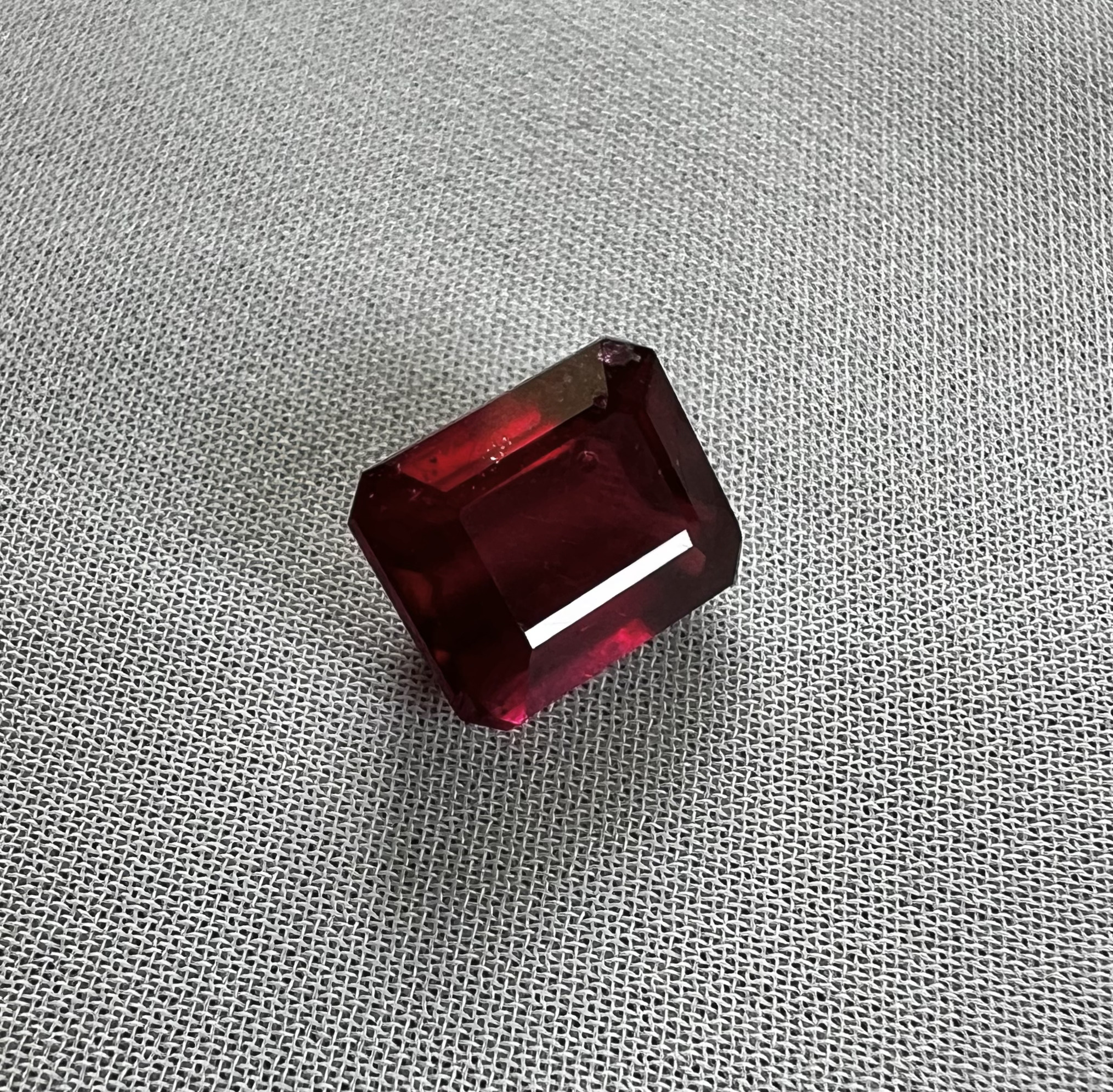Rubi-3.300ct-8.5x6.6x4.5mm