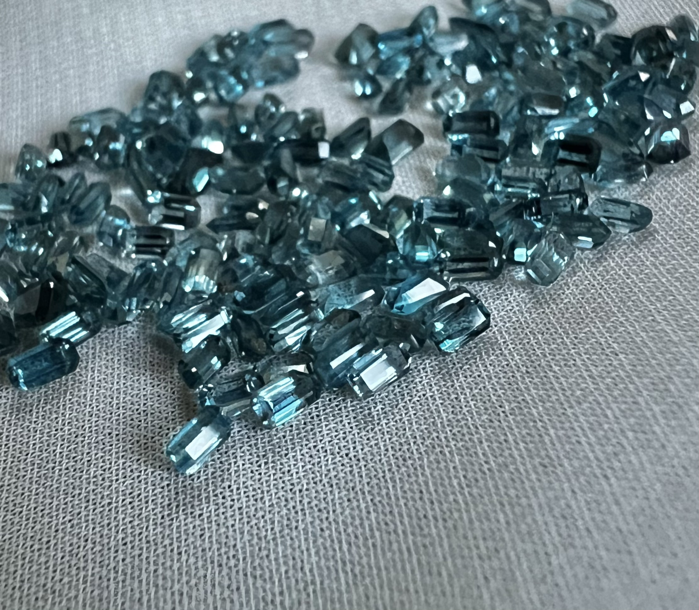 Topacio London Blue-0.125ct-3.5x2mm