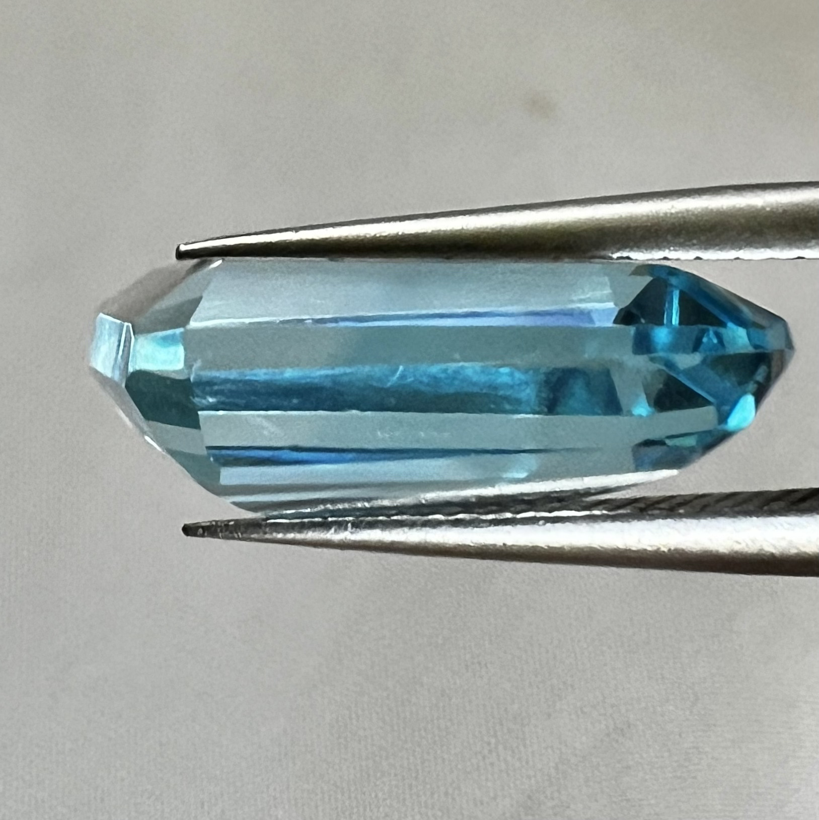 Topacio Azul-6.755ct-12.8x8.6x4.8mm