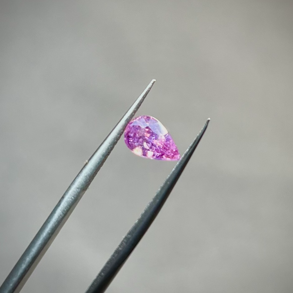 Zafiro rosa de Sri Lanka-1.020ct-7.4x4.7x3.7mm