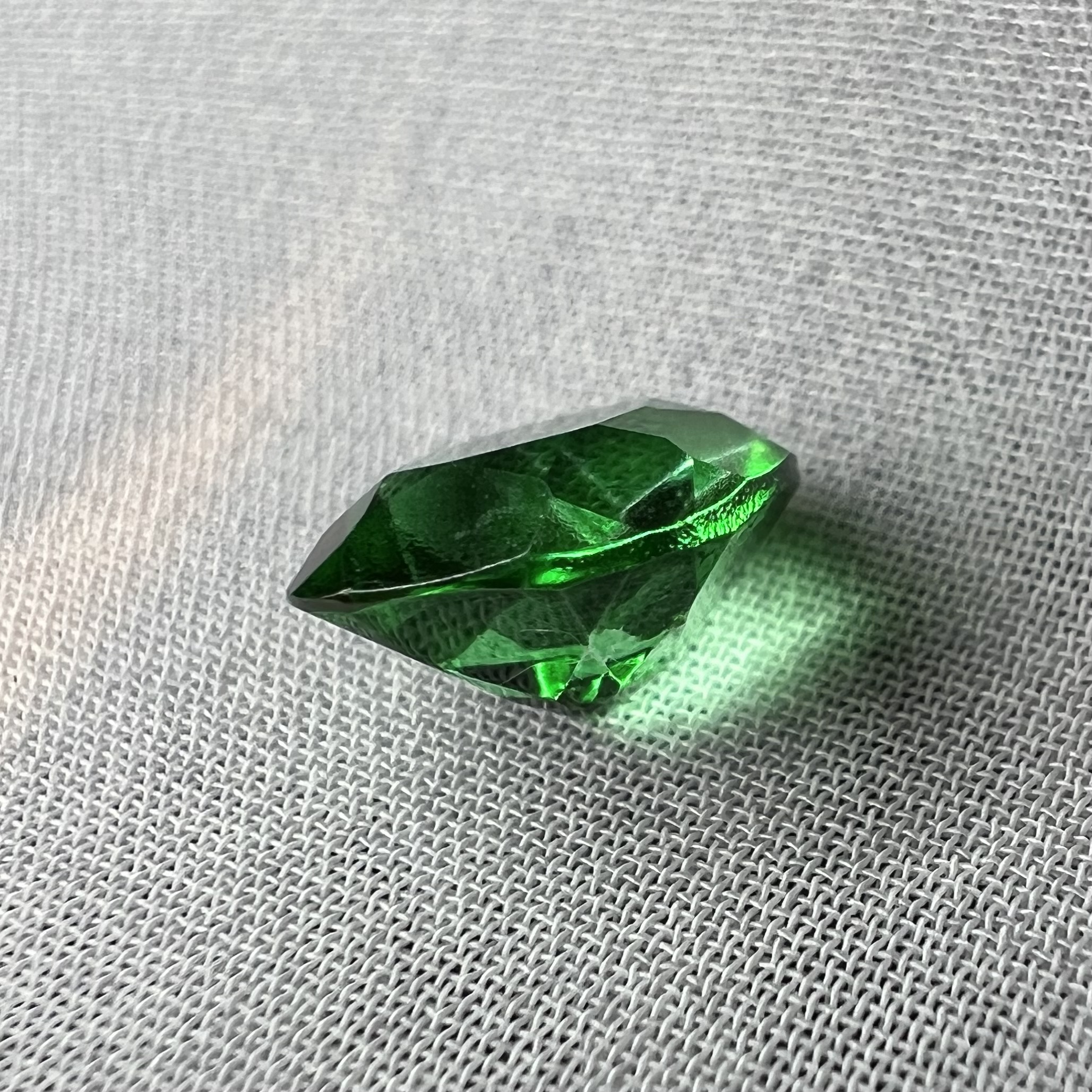 Topacio verde-1.065ct-6x6mm
