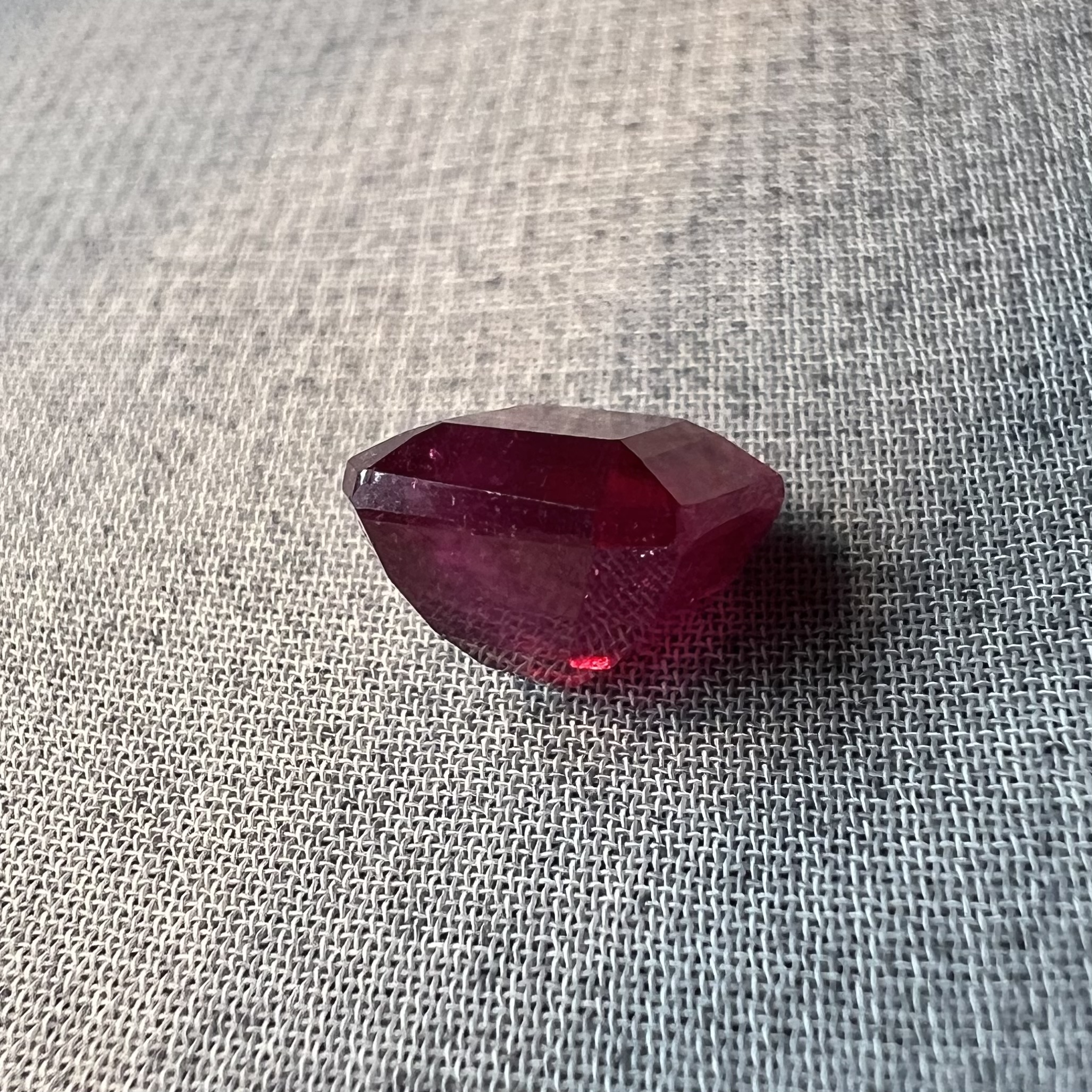 Rubí-1.365ct-6x5.8mm