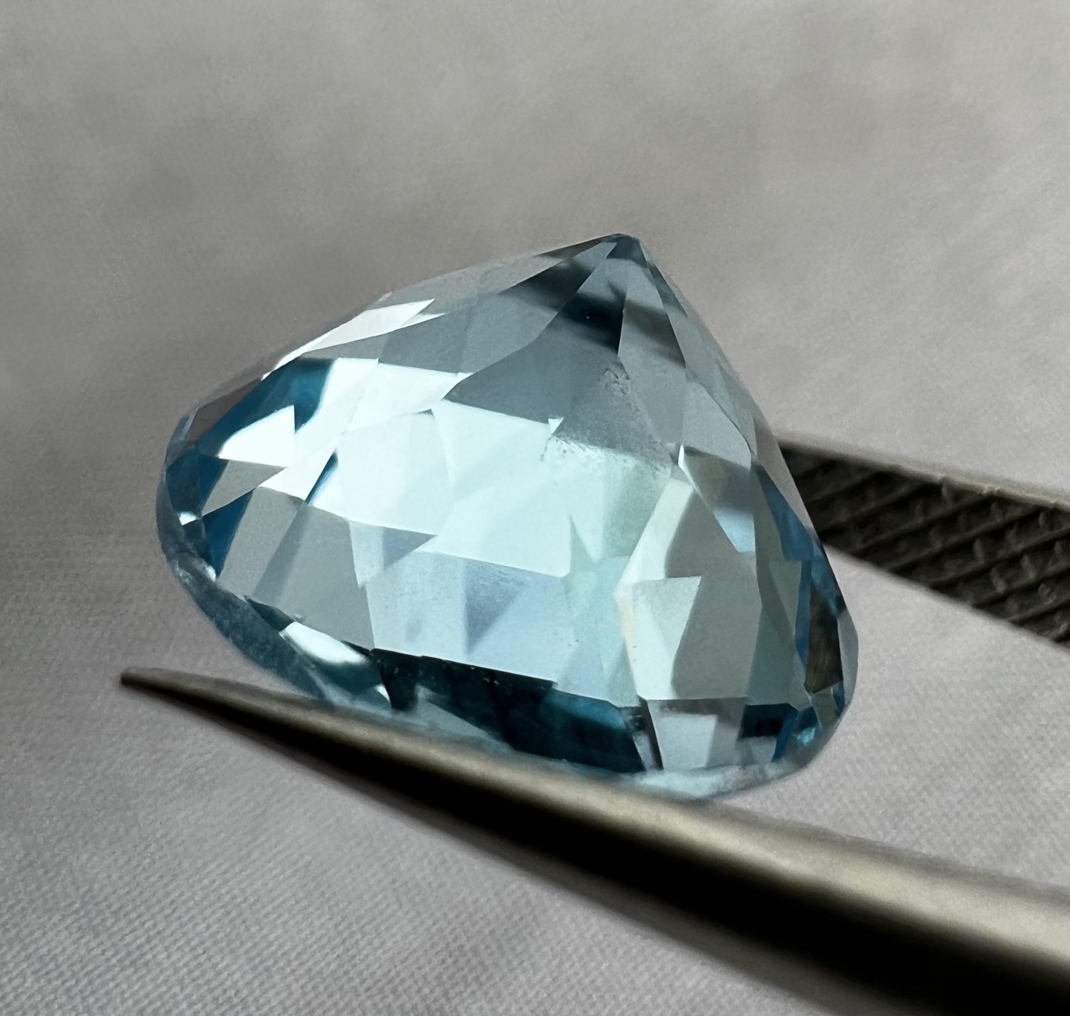 Topacio azul-4.90ct-10x10x6.8mm