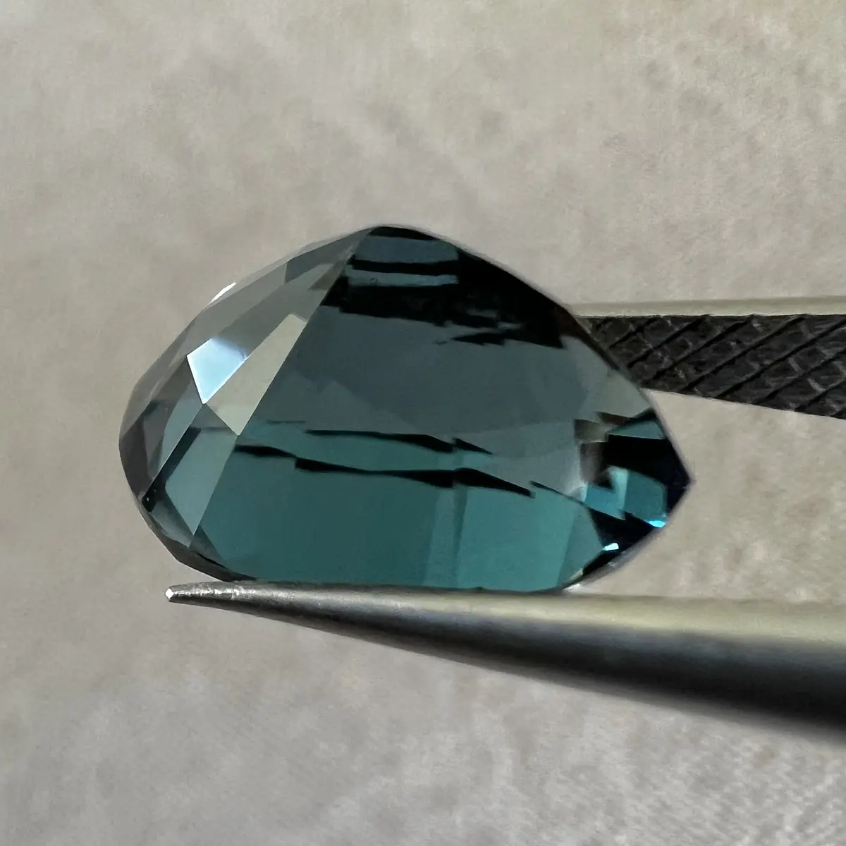 Topacio london blue-3.950ct-10.2x8.2x6.4mm | Versatto Gemas & Joyas