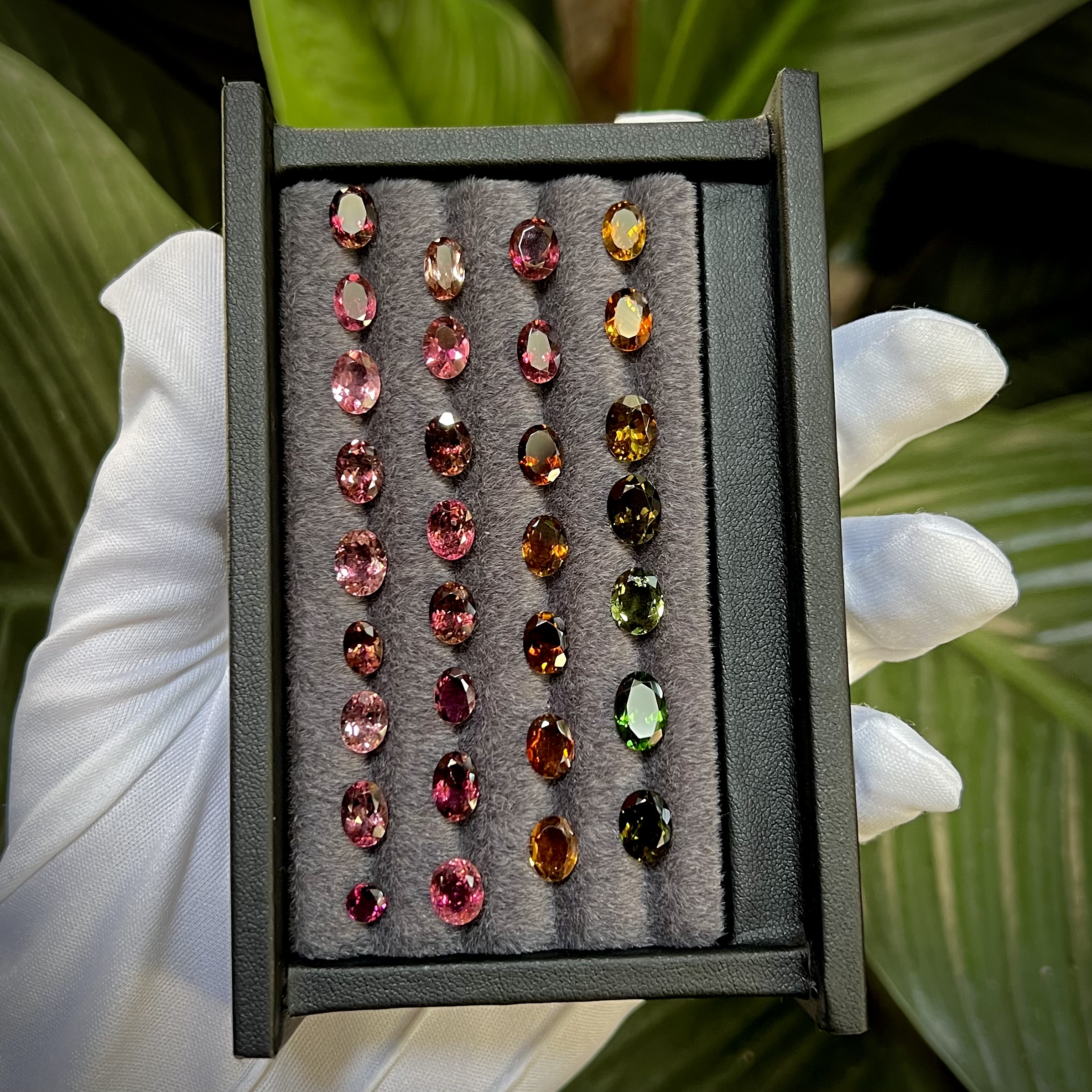 Turmalinas multicolores y multicortes en diferentes tamaños