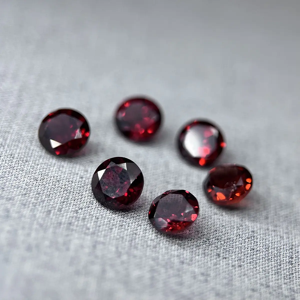 Granate rojo-0.74ct-5mm | Versatto Gemas & Joyas