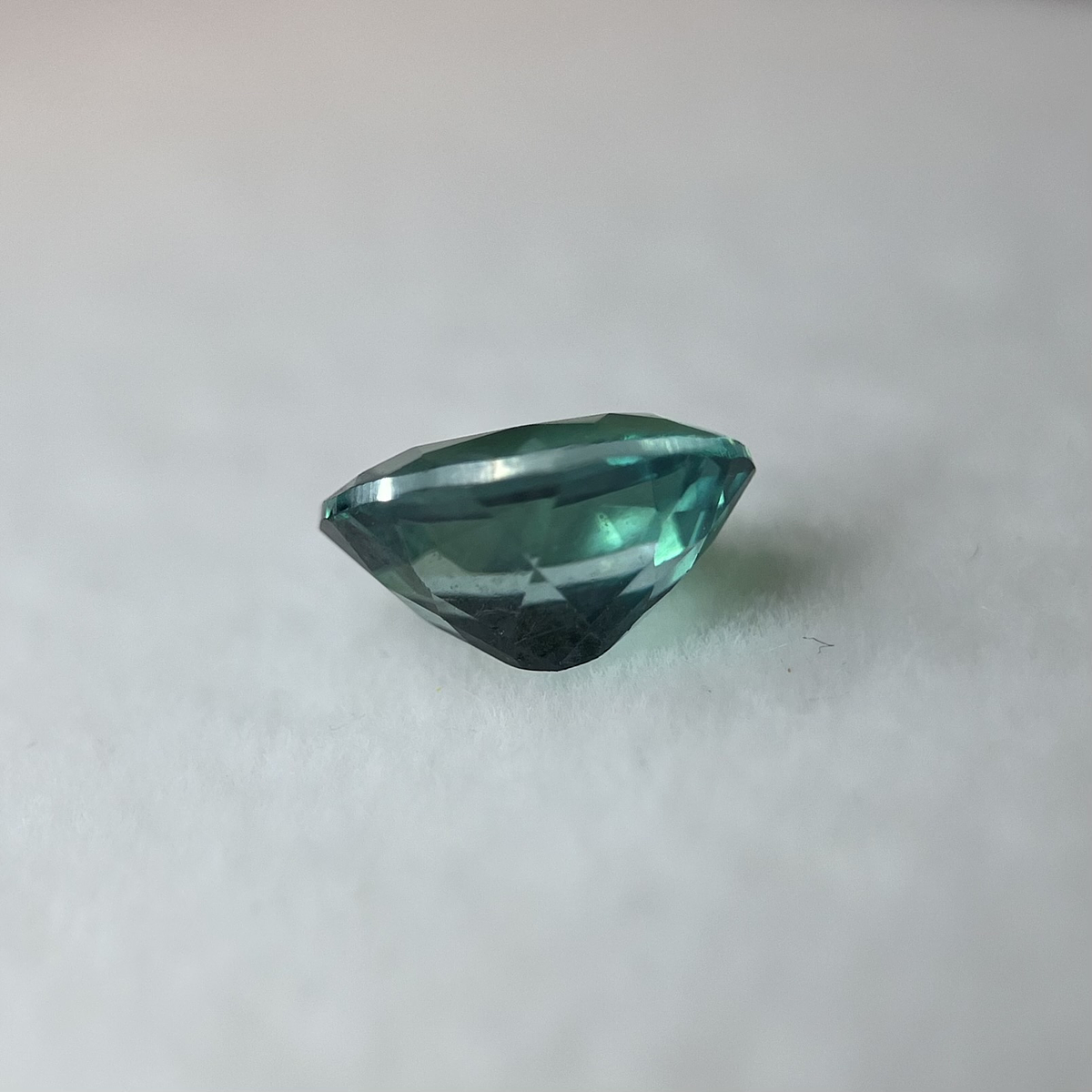 Topacio verde-2.35ct-9.1x7.1x5.2mm | Versatto Gemas & Joyas