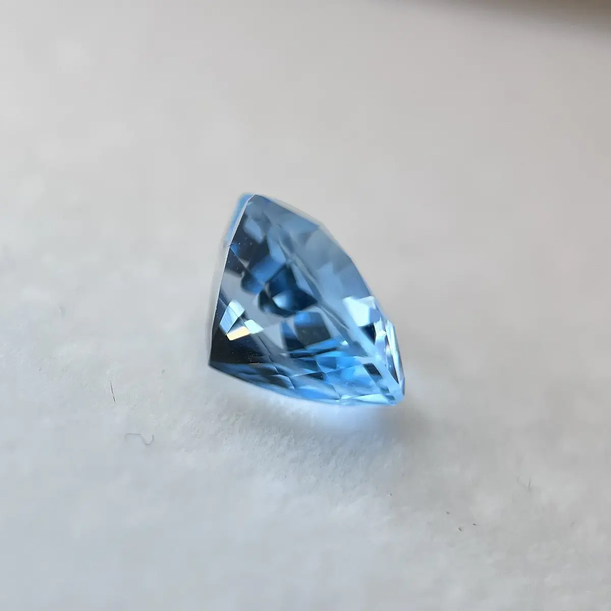 Topacio azul-6.10ct-11.1x9x7.4mm | Versatto Gemas & Joyas